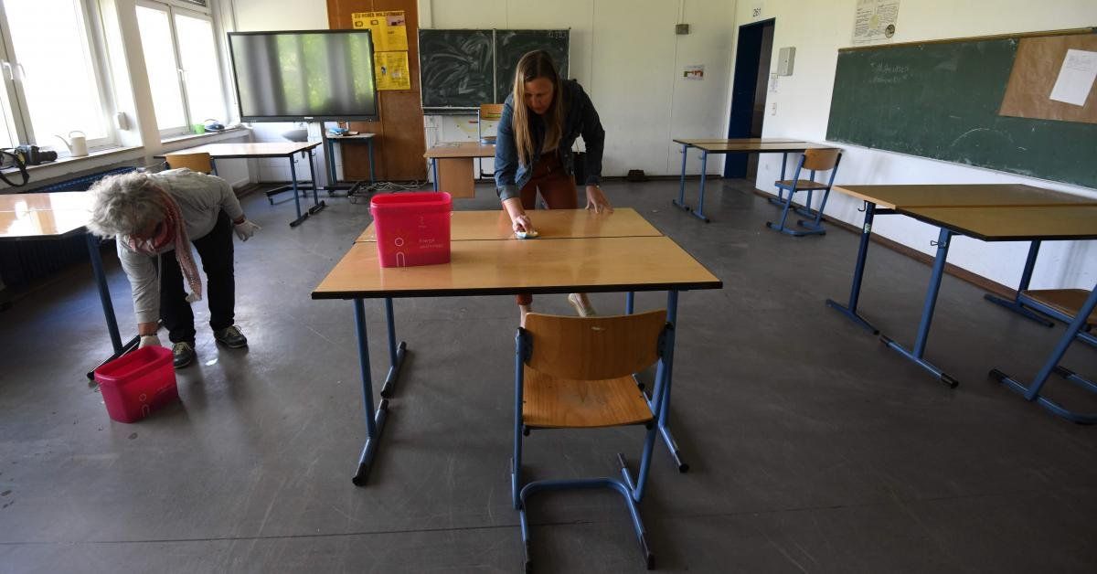 New Jersey School Superintendent Points To Dead Student S Family